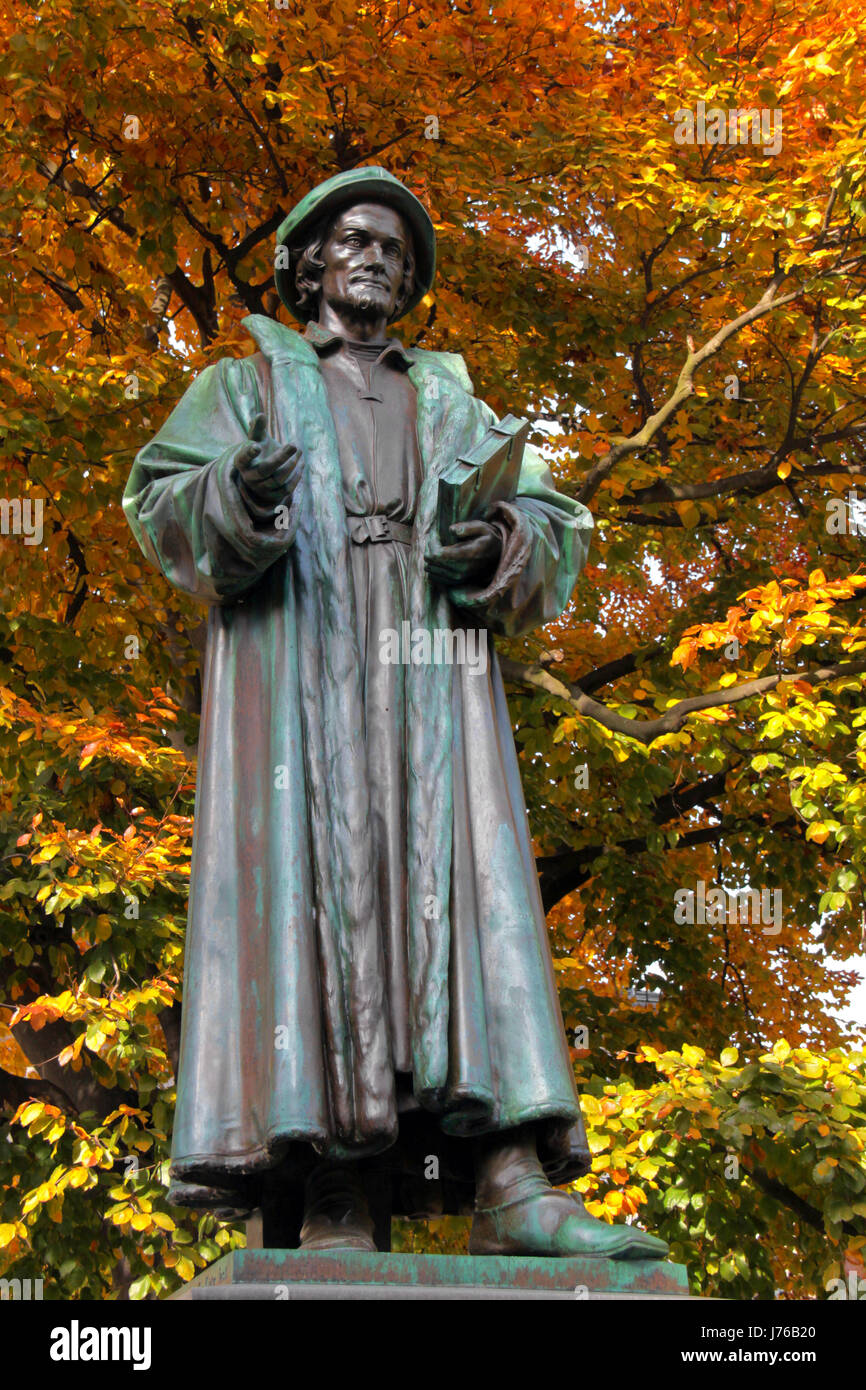 Philipp melanchthon statue wittenberg hi-res stock photography and ...