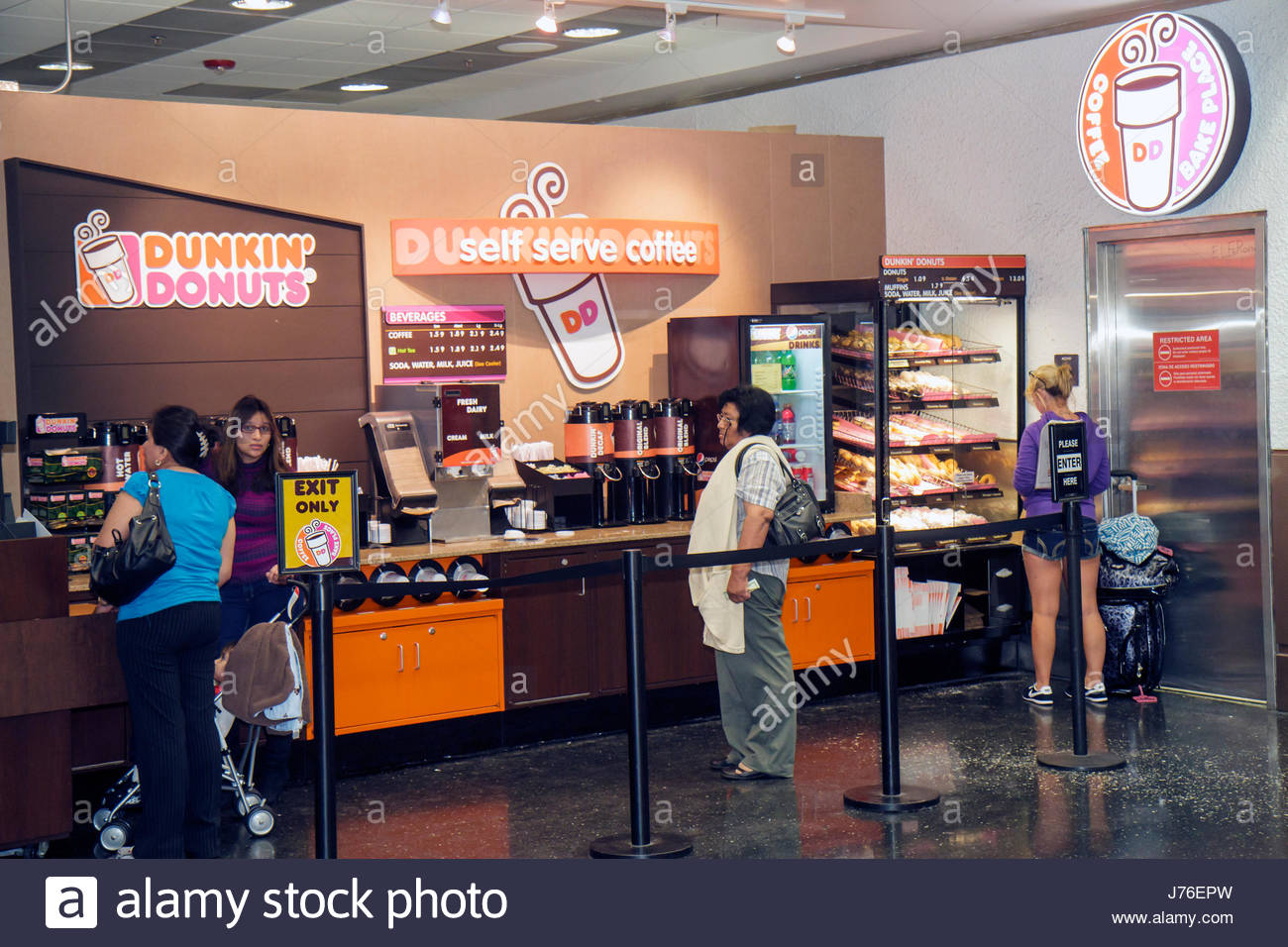Dunkin Donuts Store Stock Photos & Dunkin Donuts Store Stock Images - Alamy