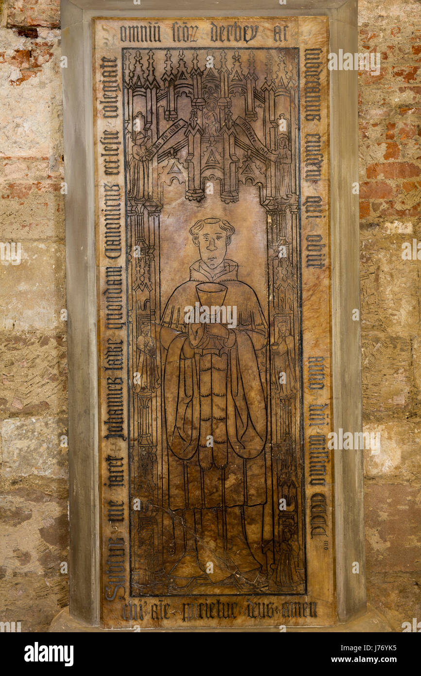 UK, England, Derbyshire, Derby, Iron Gate, Cathedral, 1400s memorial to ...