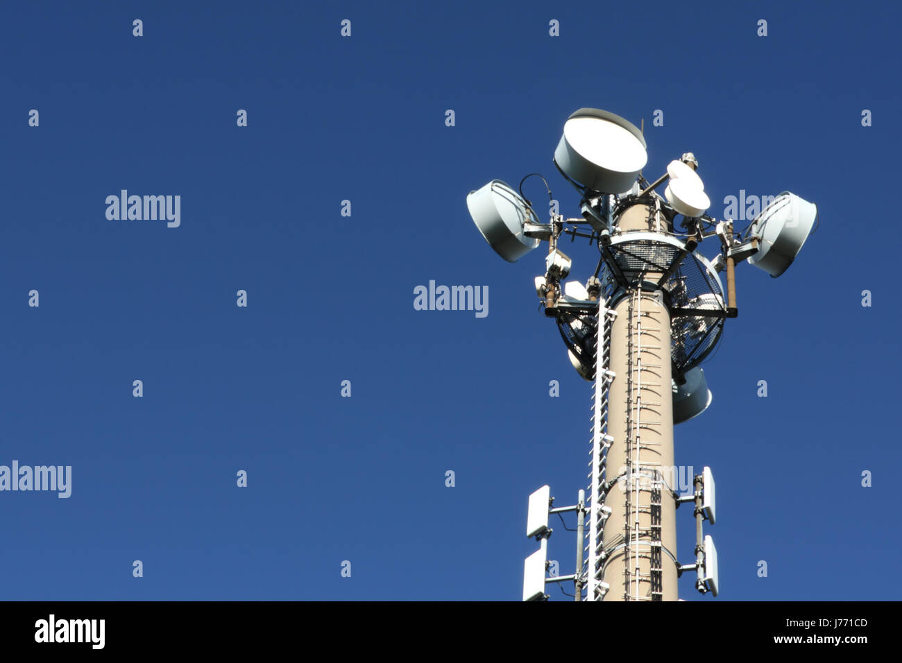 antenna transmitter mobile cellular mobile telephony network telephone ...