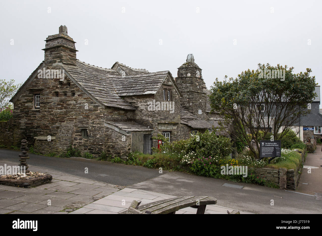 Old Post Office Cottage High Resolution Stock Photography and Images ...