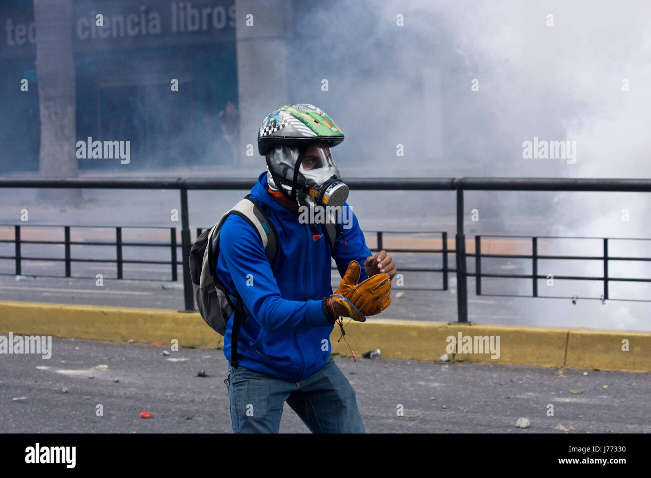 Mascara gas hi-res stock photography and images - Alamy
