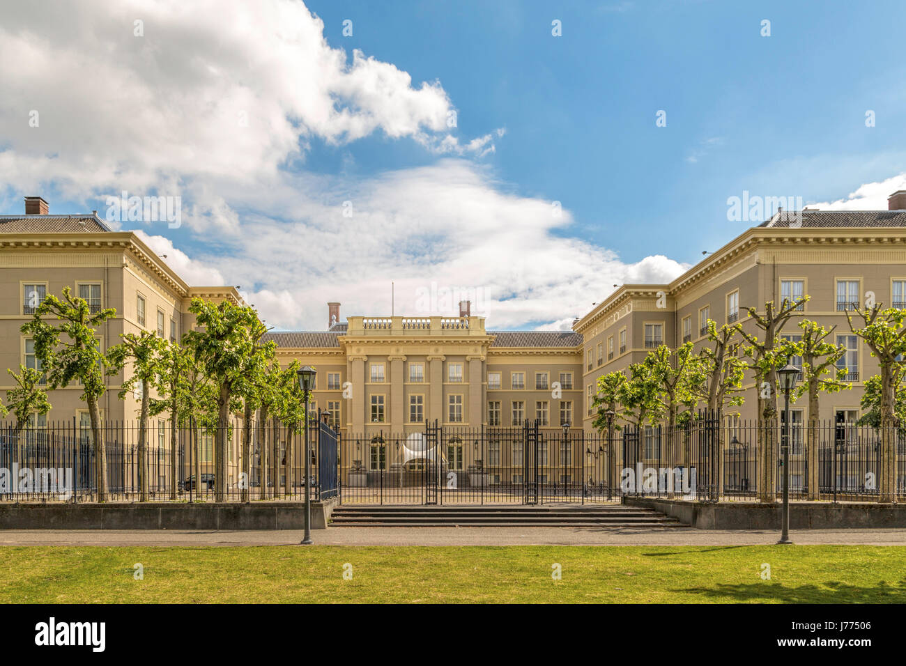 Palace garden at noordeinde palace hi-res stock photography and images ...