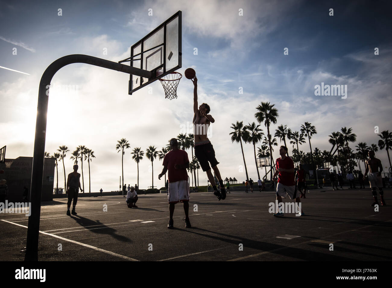 Venice beach basketball court hi-res stock photography and images - Alamy