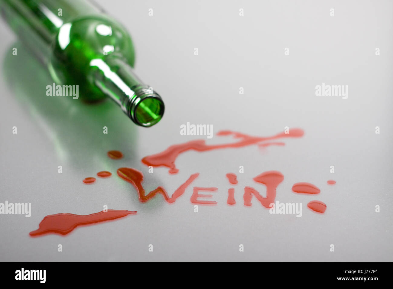 Wine writing font typography bottle hi-res stock photography and images ...