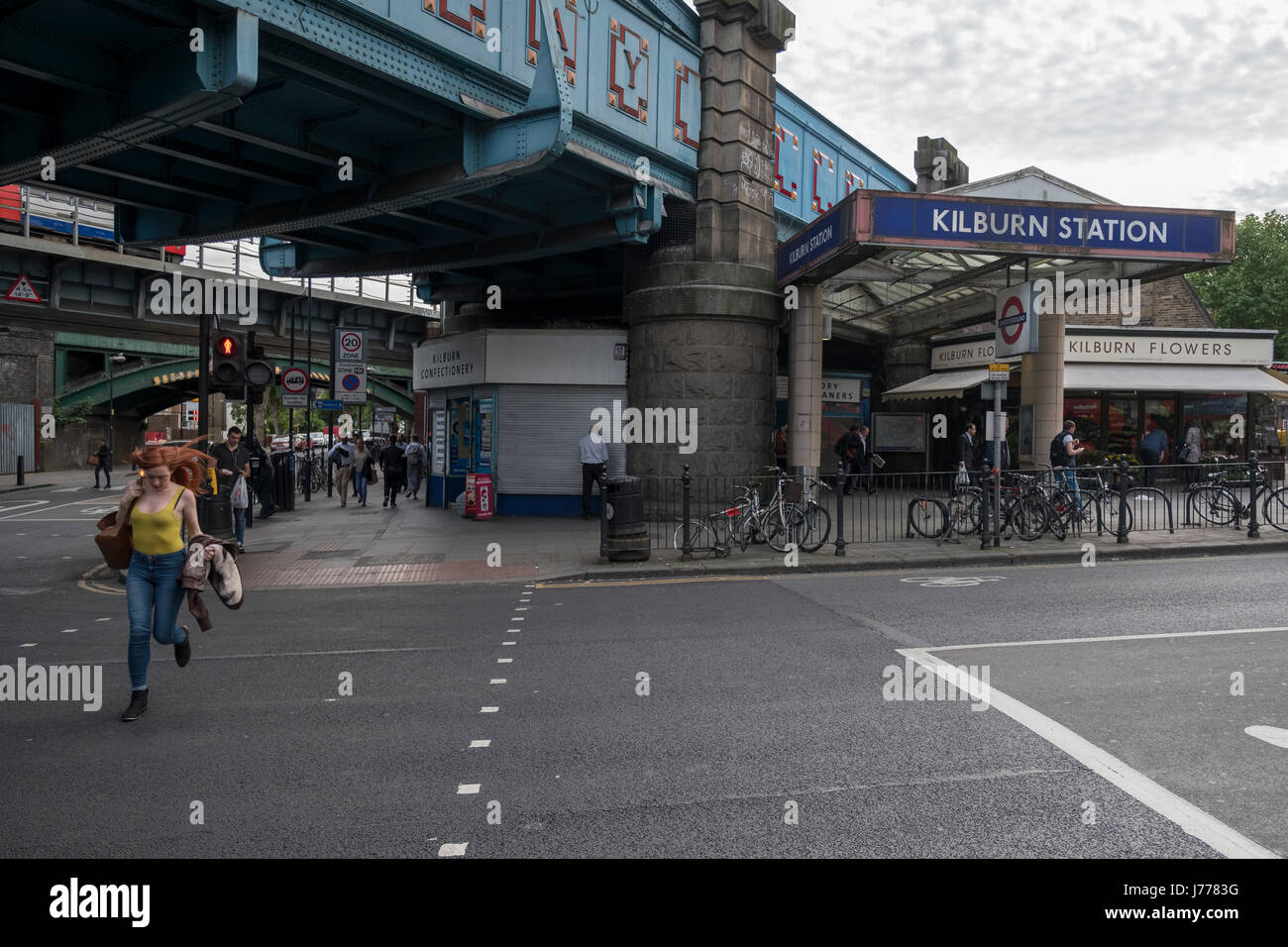 Kilburn tube station hi-res stock photography and images - Alamy