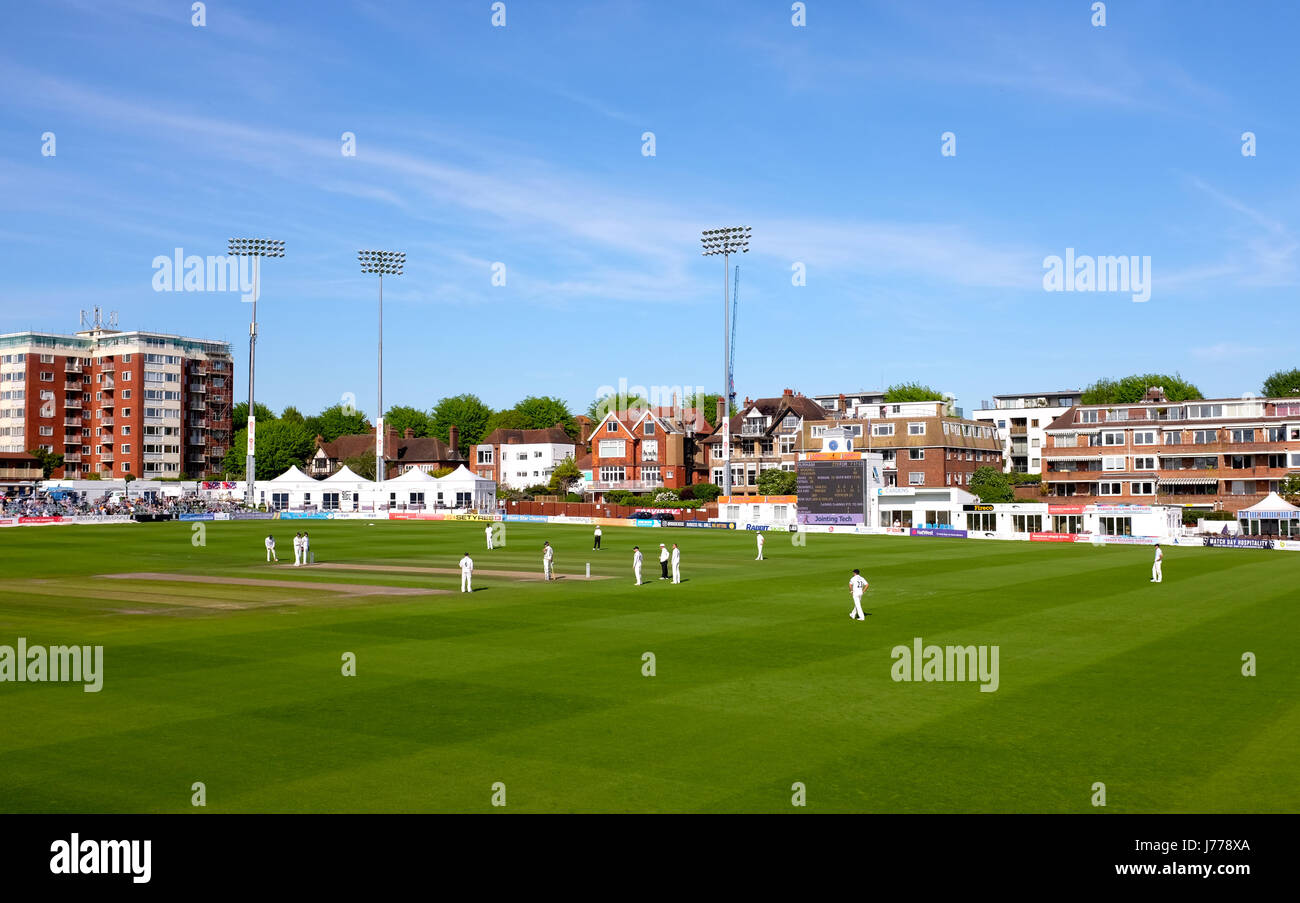 People watching cricket match hi-res stock photography and images - Alamy