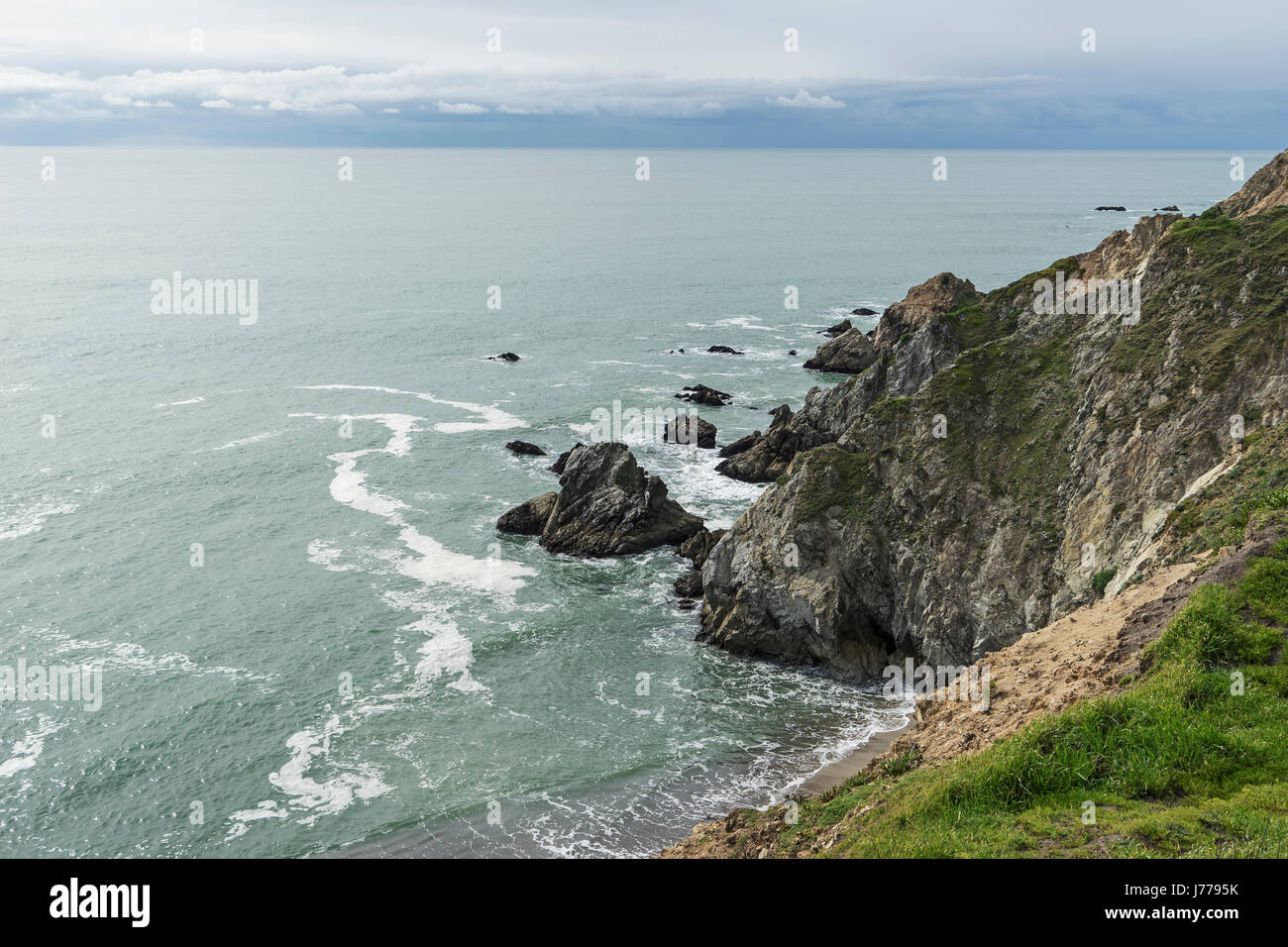 Sea sky cliff hi-res stock photography and images - Alamy