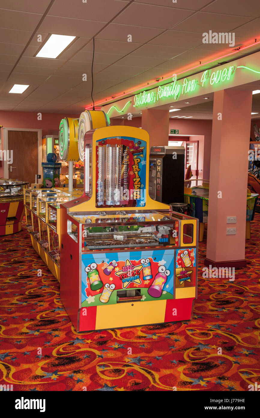 Seaside amusement arcade machines hi-res stock photography and images ...