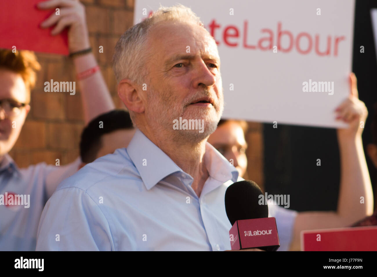 Jeremy Corbyn And John Prescott Campaign In Zebedees Yard In The Days