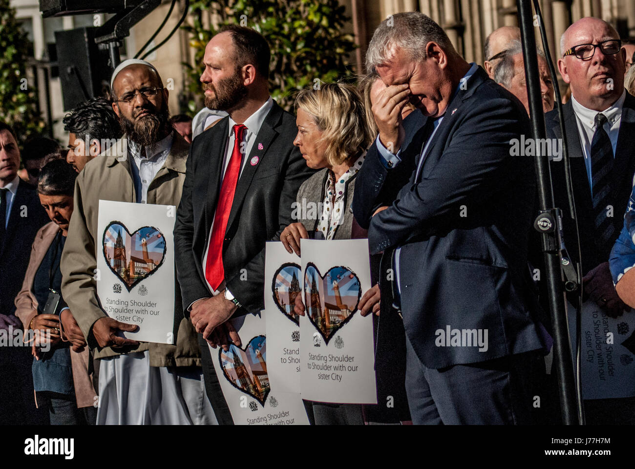 Manchester arena victims hi-res stock photography and images - Alamy