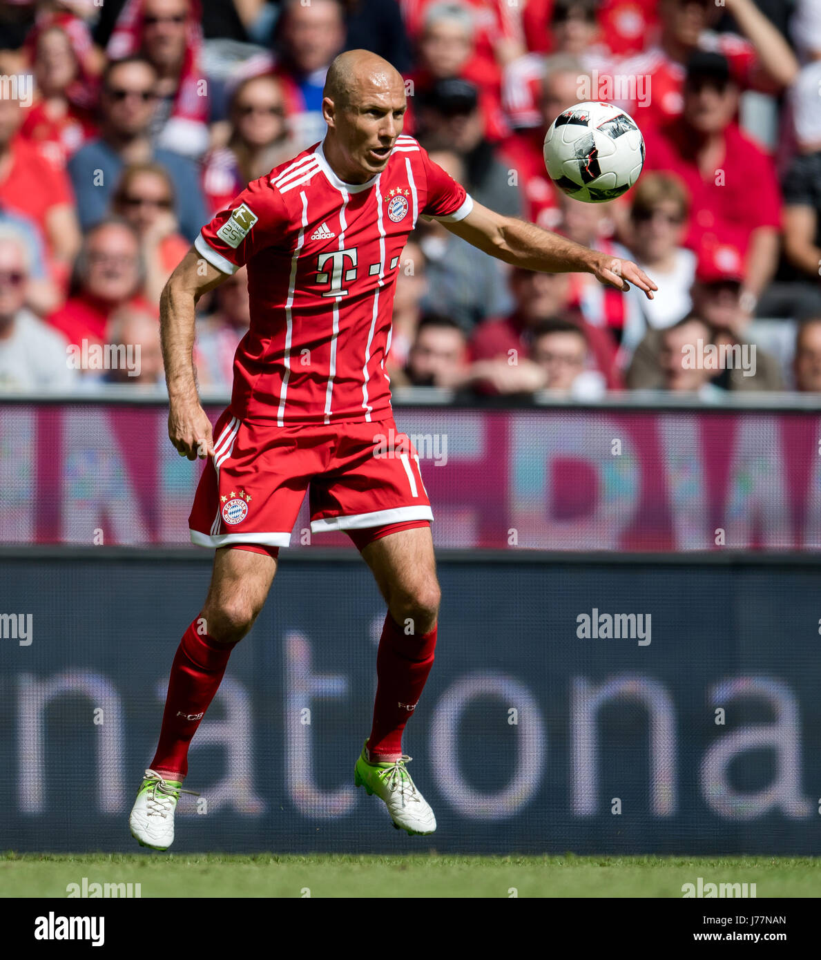 Munich's Arjen Robben on the ball during the German Bundesliga soccer ...