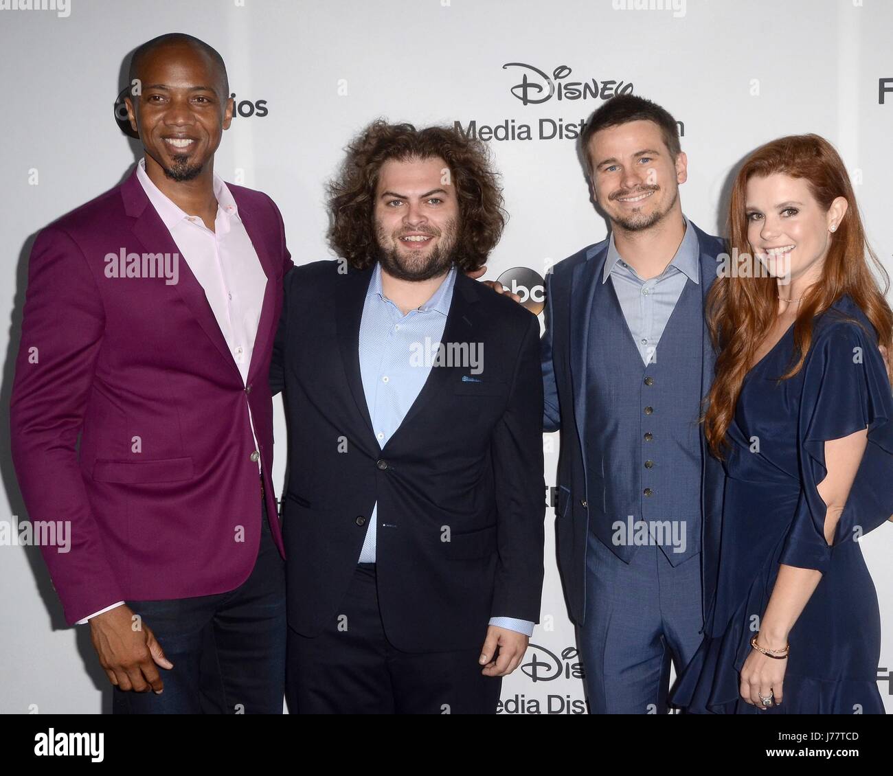 J. August Richards, Dustin Ybarra, Jason Ritter, JoAnna Garcia Swisher ...