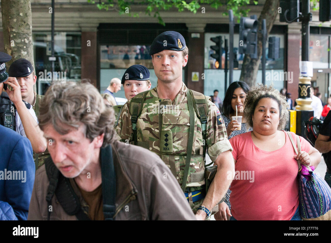 London, UK. 24th May, 2017. Operation Temperer: Soldiers and police ...