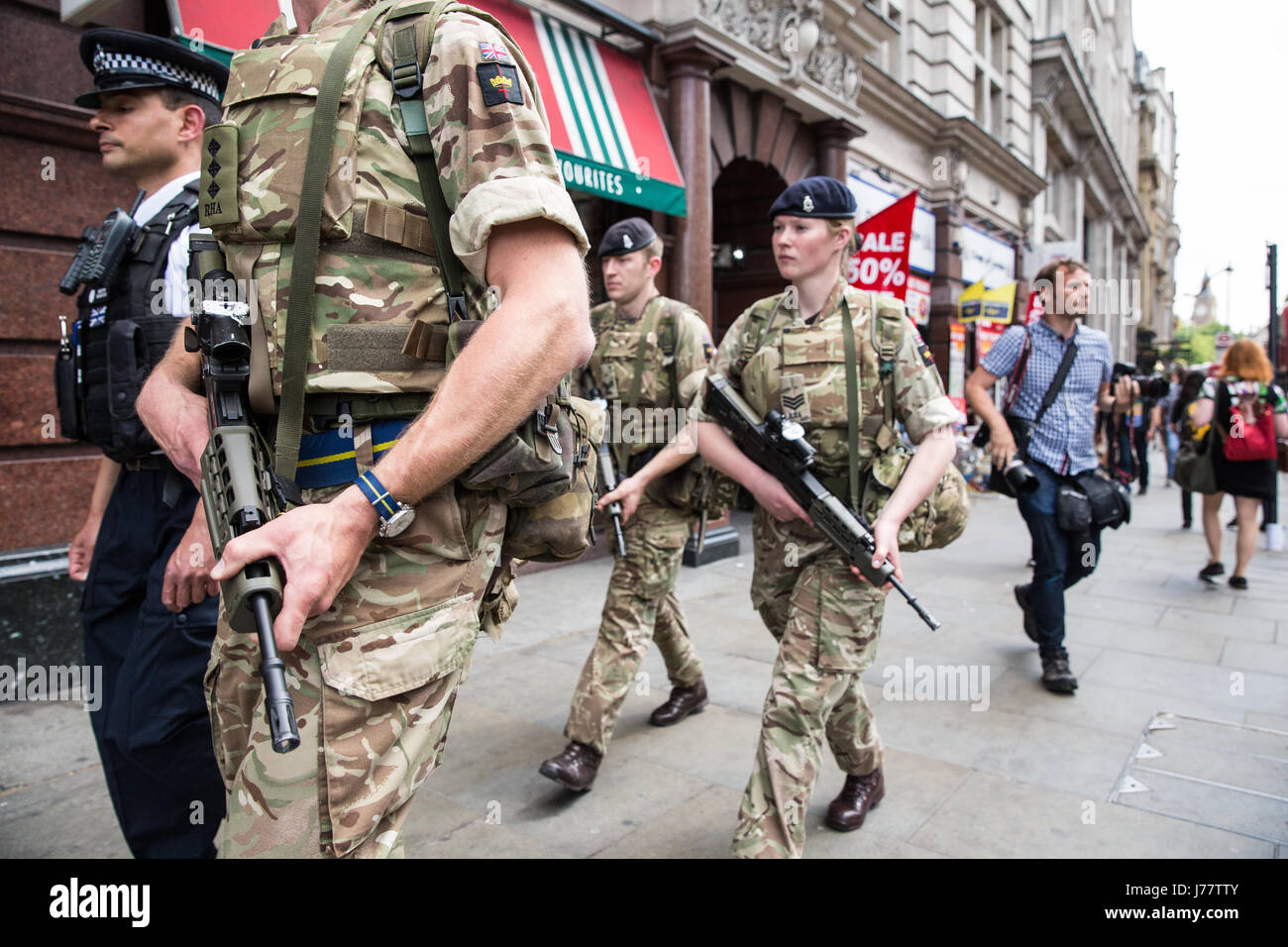 London, UK. 24th May, 2017. Operation Temperer: Soldiers and police ...