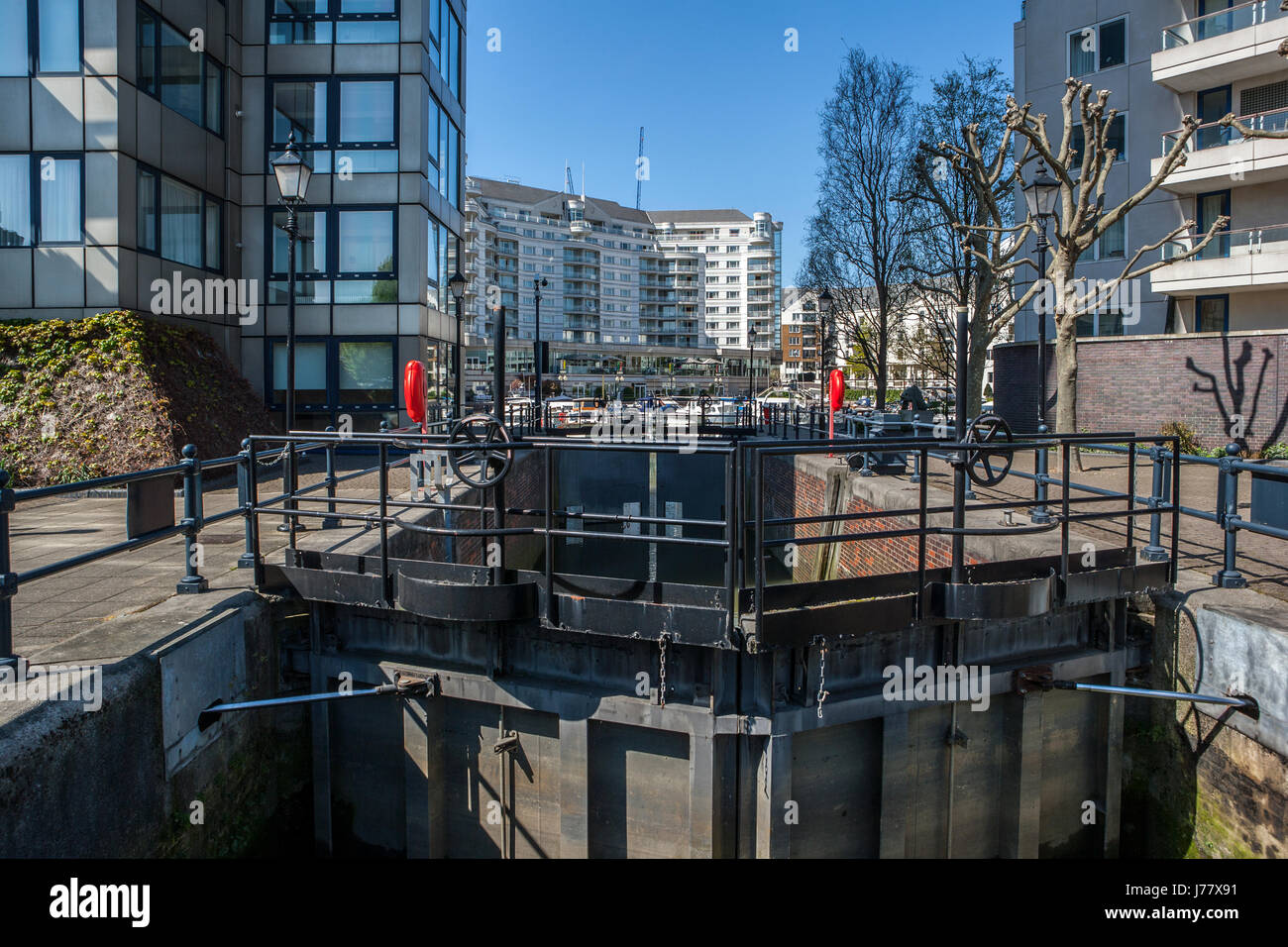 Chelsea Harbour Marina Lock Gates, Chelsea Harbour, London Stock Photo ...