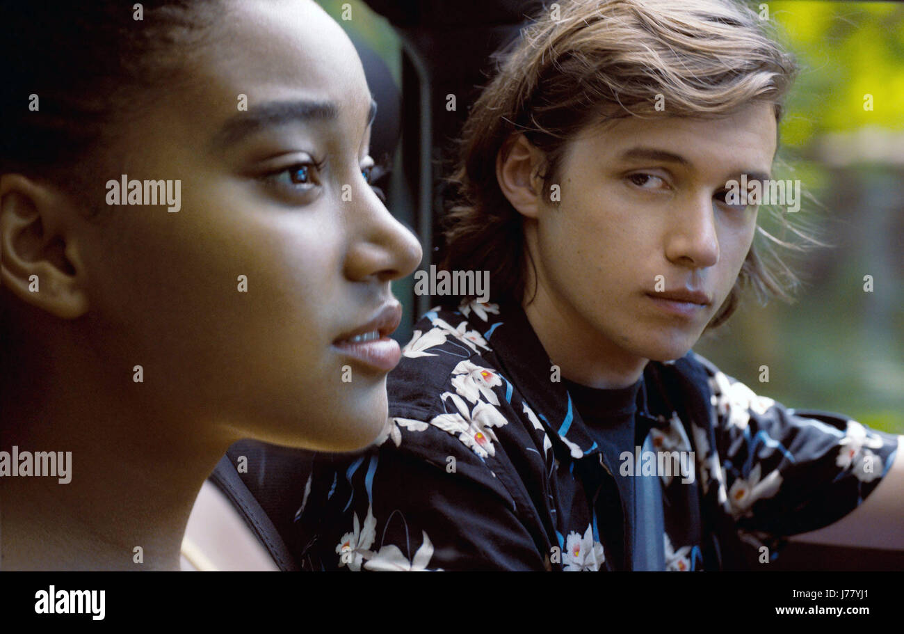 EVERYTHING, EVERYTHING, from left: Amandla Stenberg, Nick Robinson ...