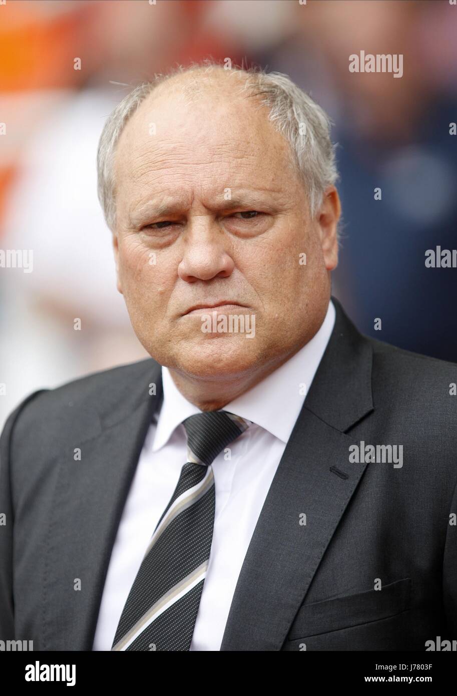 MARTIN JOL FULHAM FC MANAGER UPTON PARK LONDON ENGLAND 01 September ...