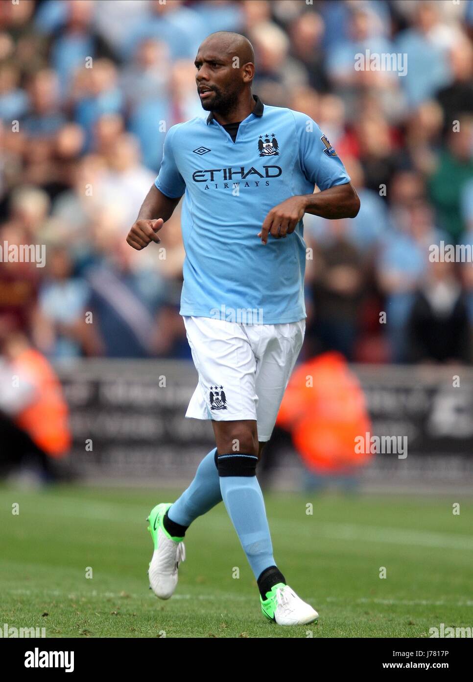 Maicon manchester city hi-res stock photography and images - Alamy