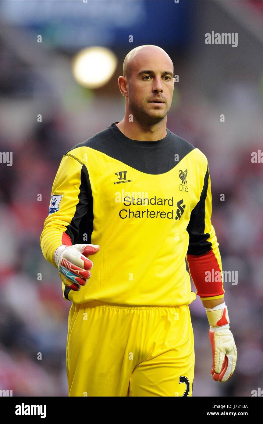 PEPE REINA LIVERPOOL FC LIVERPOOL FC STADIUM OF LIGHT SUNDERLAND ...