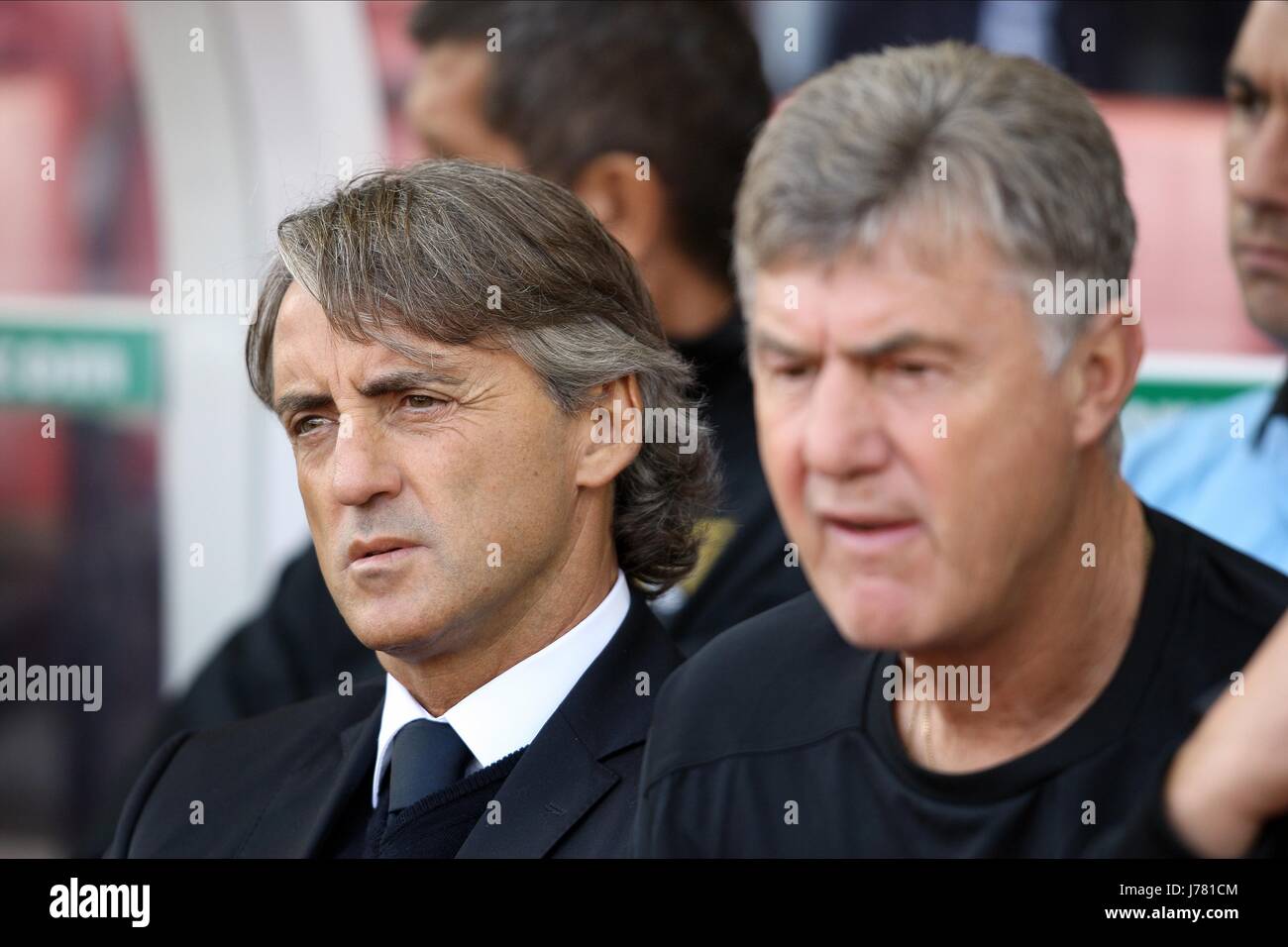 ROBERTO MANCINI BRIAN KIDD MANCHESTER CITY FC MANCHESTER CITY FC ...