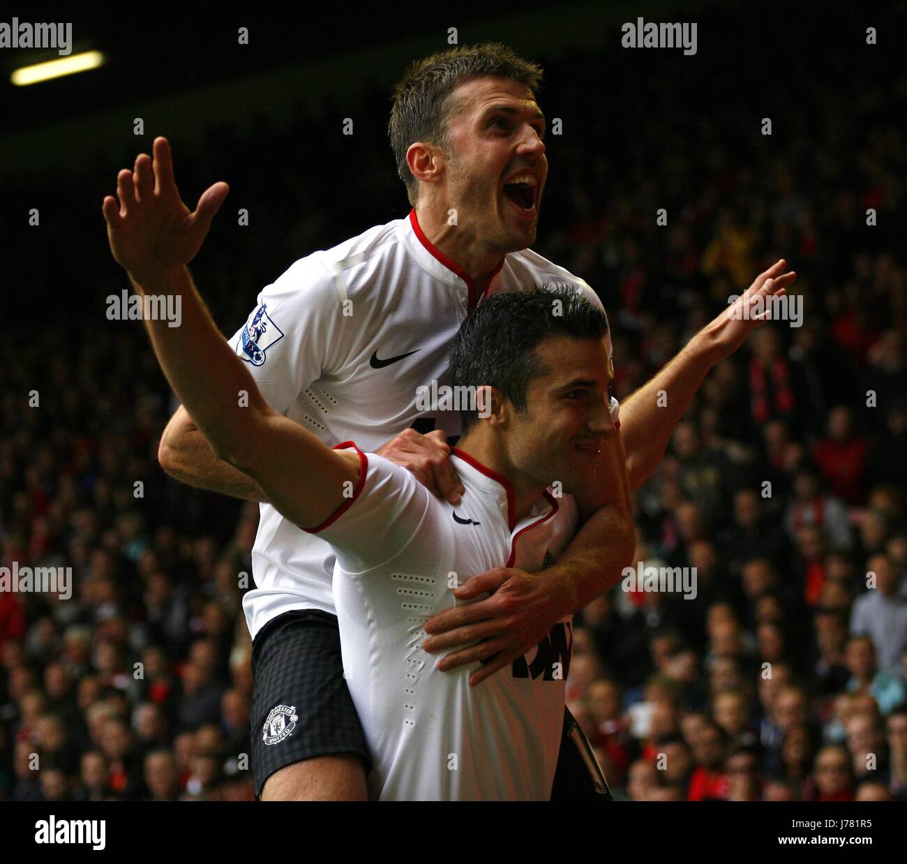 MICHAEL CARRICK & ROBIN VAN PE LIVERPOOL V MANCHESTER UNITED ANFIELD ...