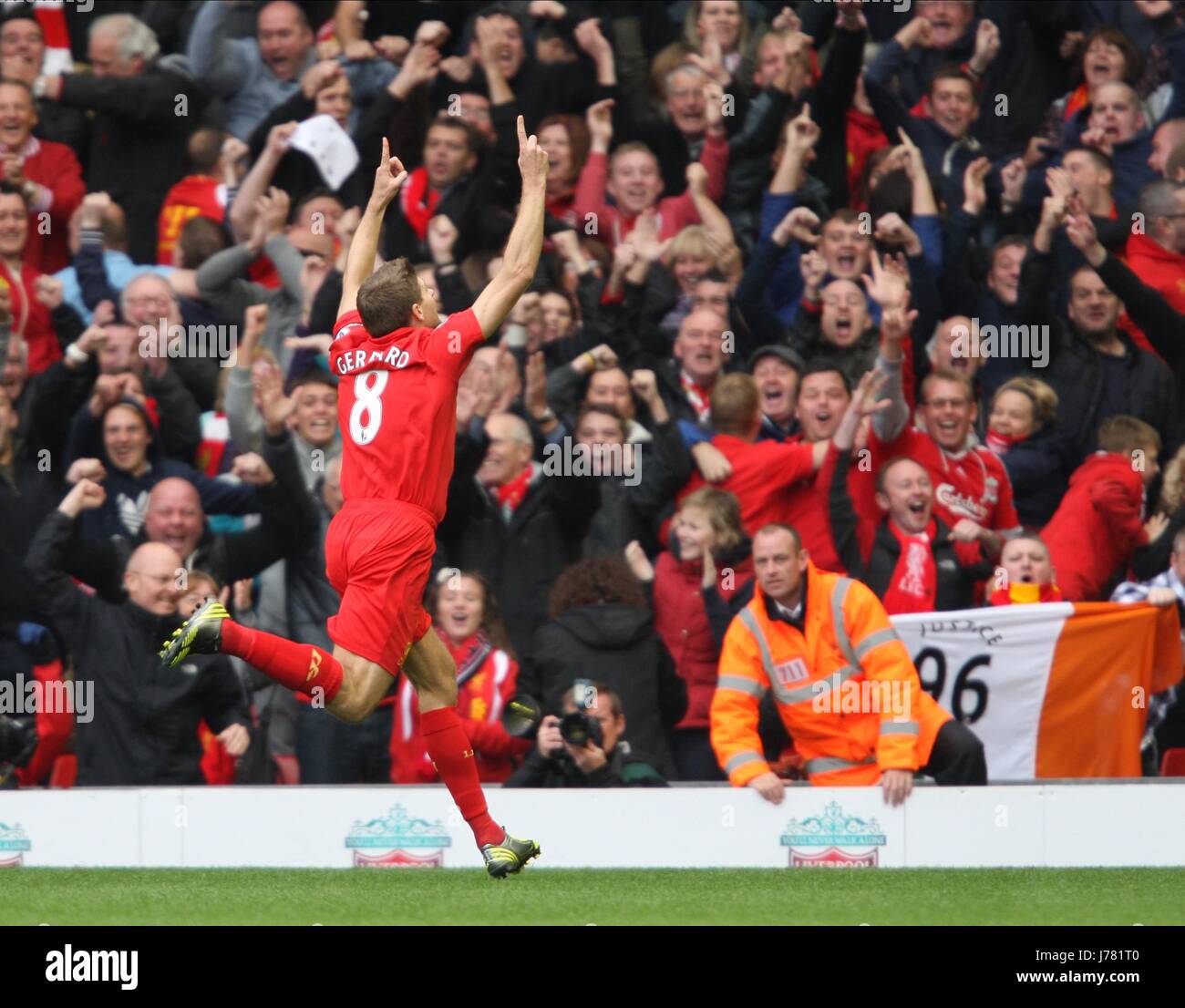 STEVEN GERRARD CELEBRATES LIVERPOOL V MANCHESTER UNITED ANFIELD ...