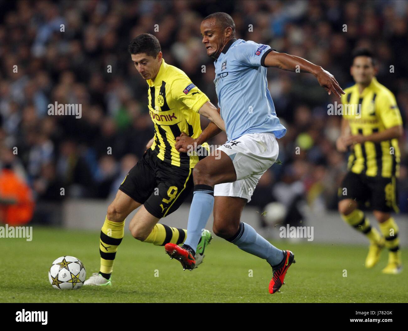 ROBERT LEWANDOWSKI & VINCENT K MANCHESTER CITY V BORUSSIA DOR ETIHAD ...