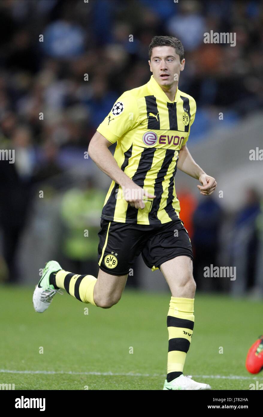 ROBERT LEWANDOWSKI BORUSSIA DORTMUND ETIHAD STADIUM MANCHESTER ENGLAND ...