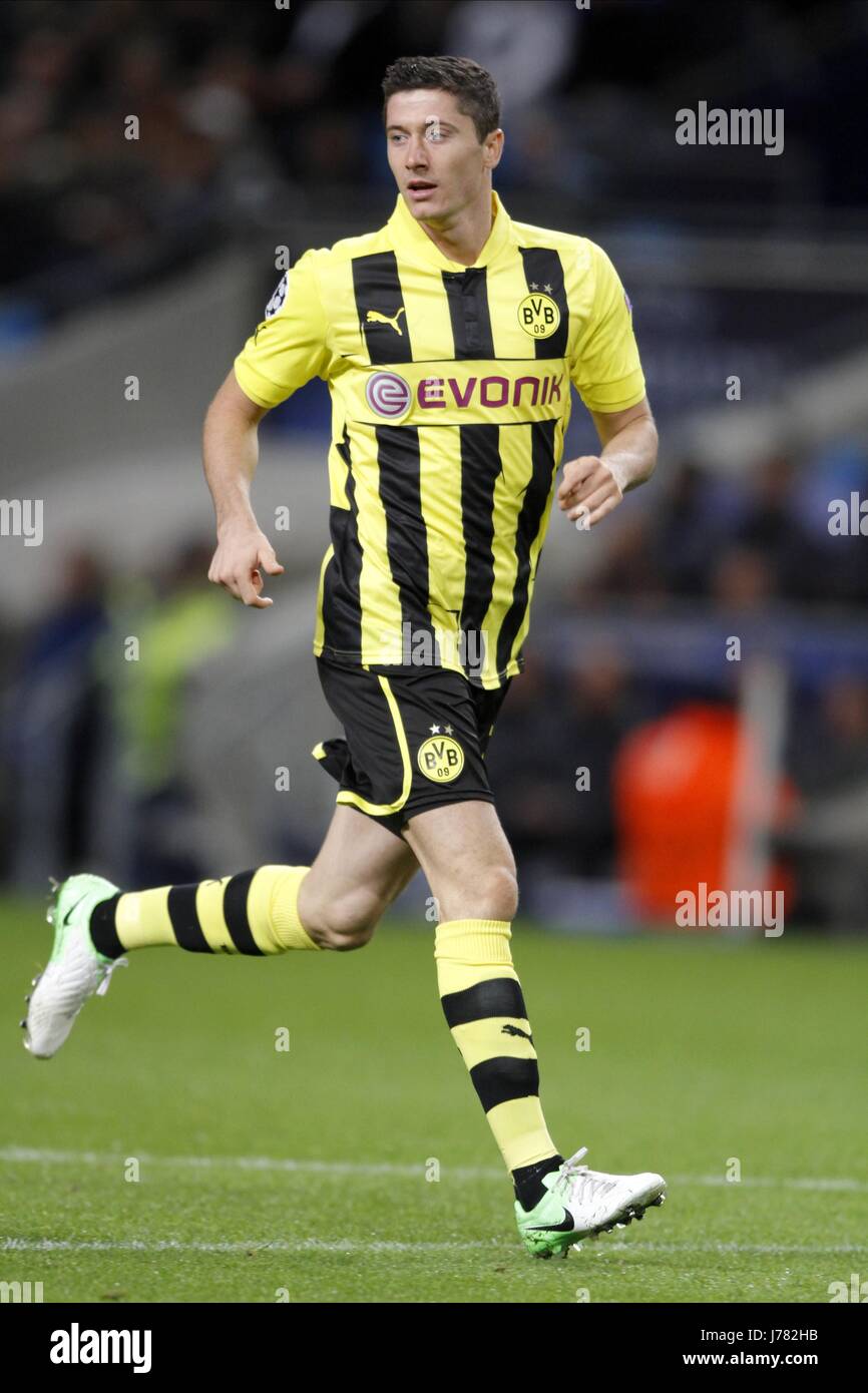 ROBERT LEWANDOWSKI BORUSSIA DORTMUND ETIHAD STADIUM MANCHESTER ENGLAND ...