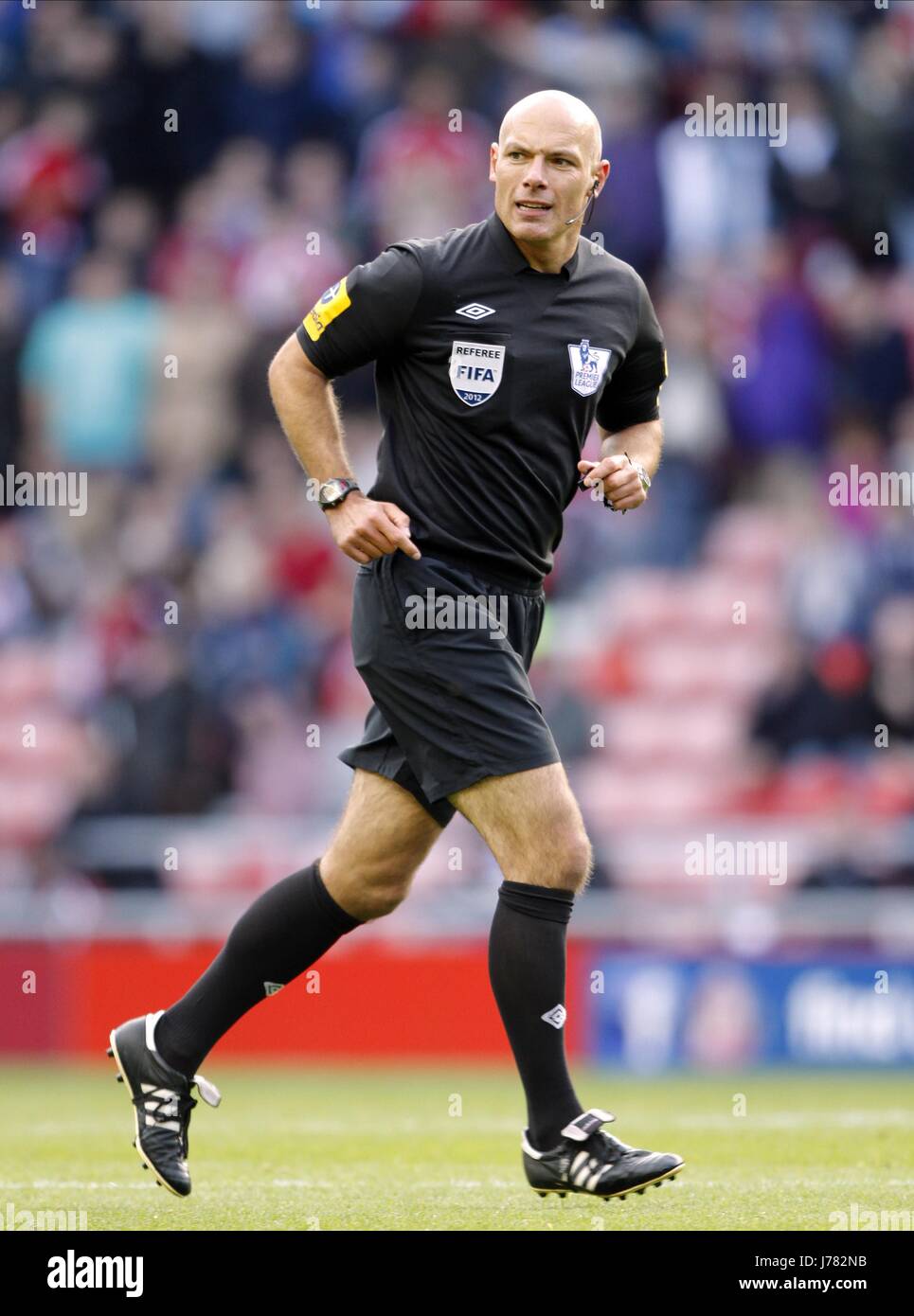Howard webb referee hi-res stock photography and images - Alamy