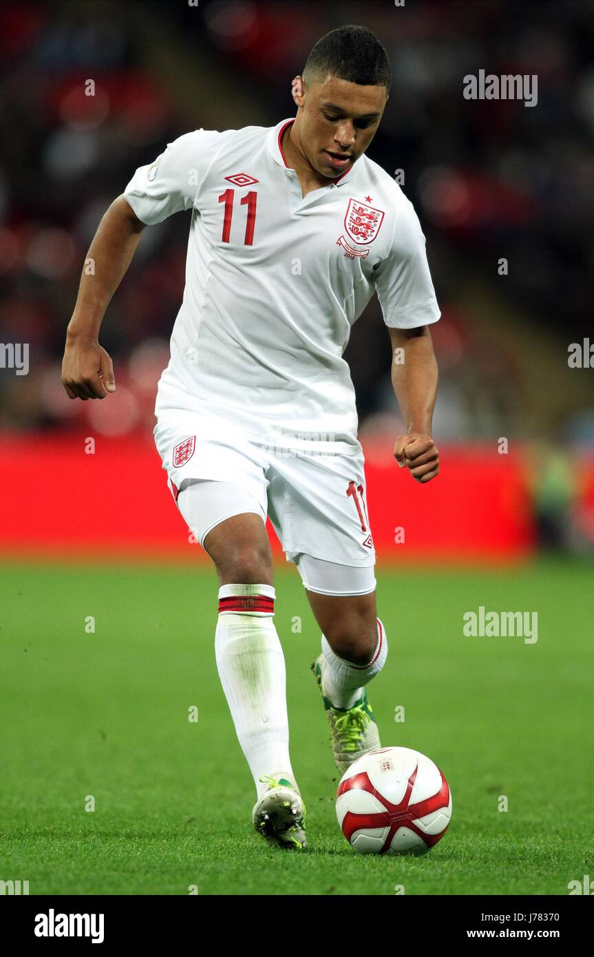 Alex oxlade chamberlain 2012 hi-res stock photography and images - Alamy