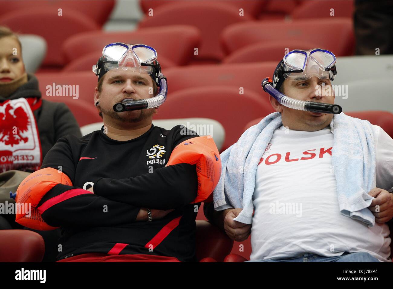 Fans wearing hi-res stock photography and images - Alamy