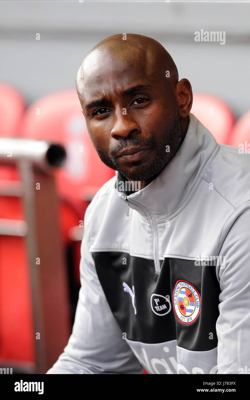 JASON ROBERTS READING FC READING FC ANFIELD LIVERPOOL ENGLAND 20 ...