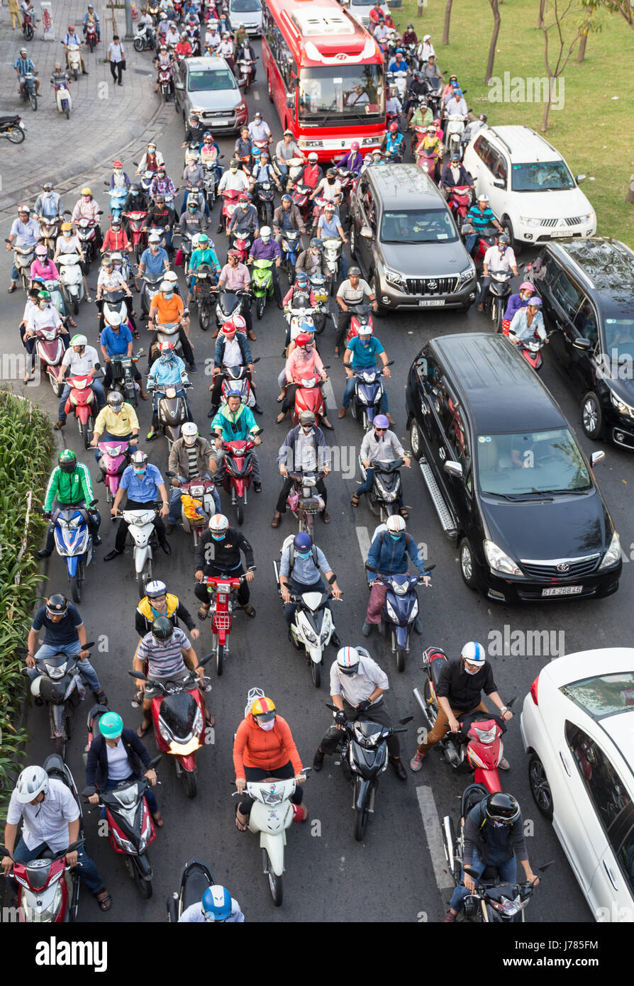 Vietnam traffic pollution hi-res stock photography and images - Alamy