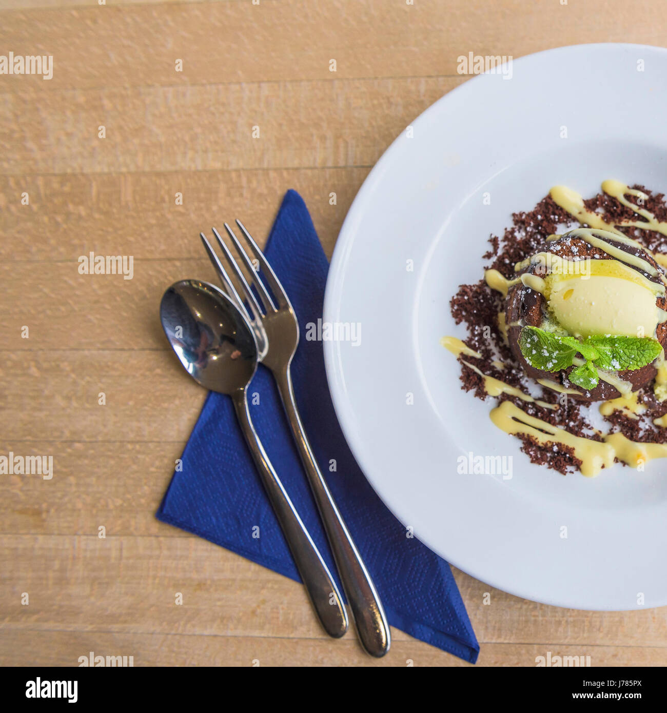 Ice dessert in restaurant hi-res stock photography and images - Alamy