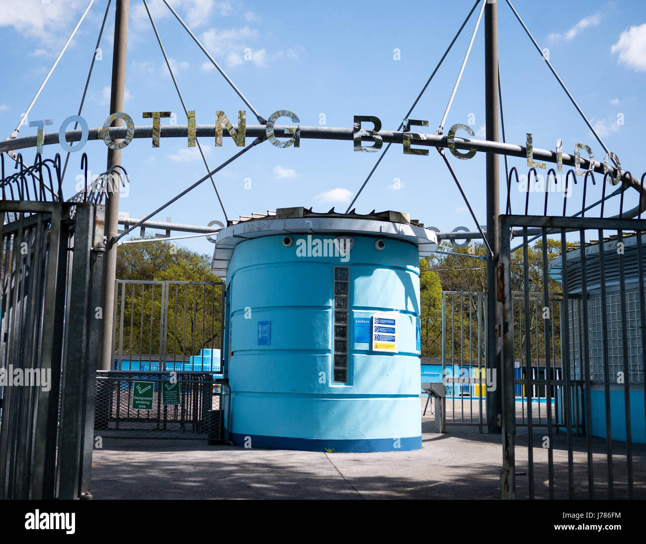 The lido in Tooting Bec, London Stock Photo - Alamy