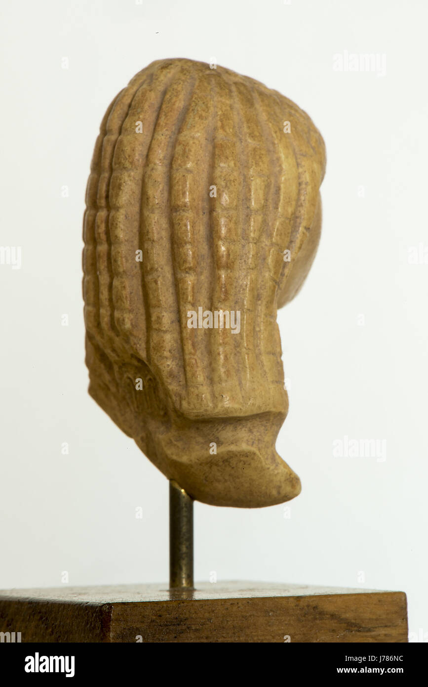 Venus of Brassempouy - Upper Palaeolitic Figurine (replica/cast Stock ...