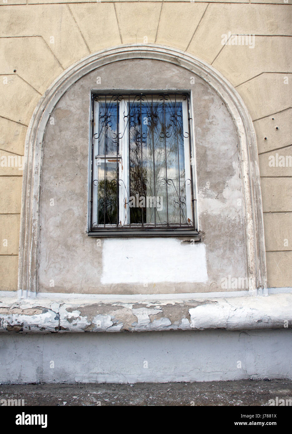 old window, old wall Stock Photo - Alamy