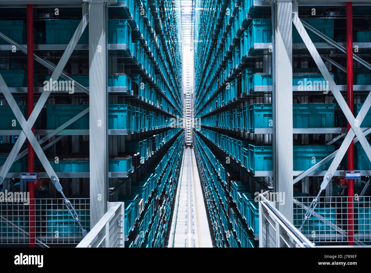 Modern automatized high rack warehouse Stock Photo - Alamy