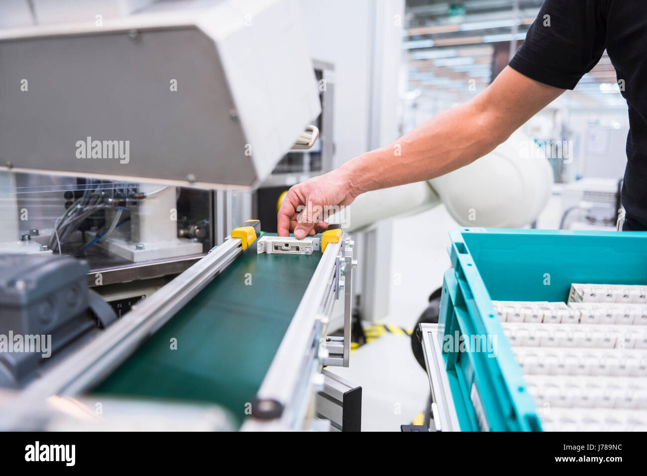 Assembly robot hi-res stock photography and images - Alamy