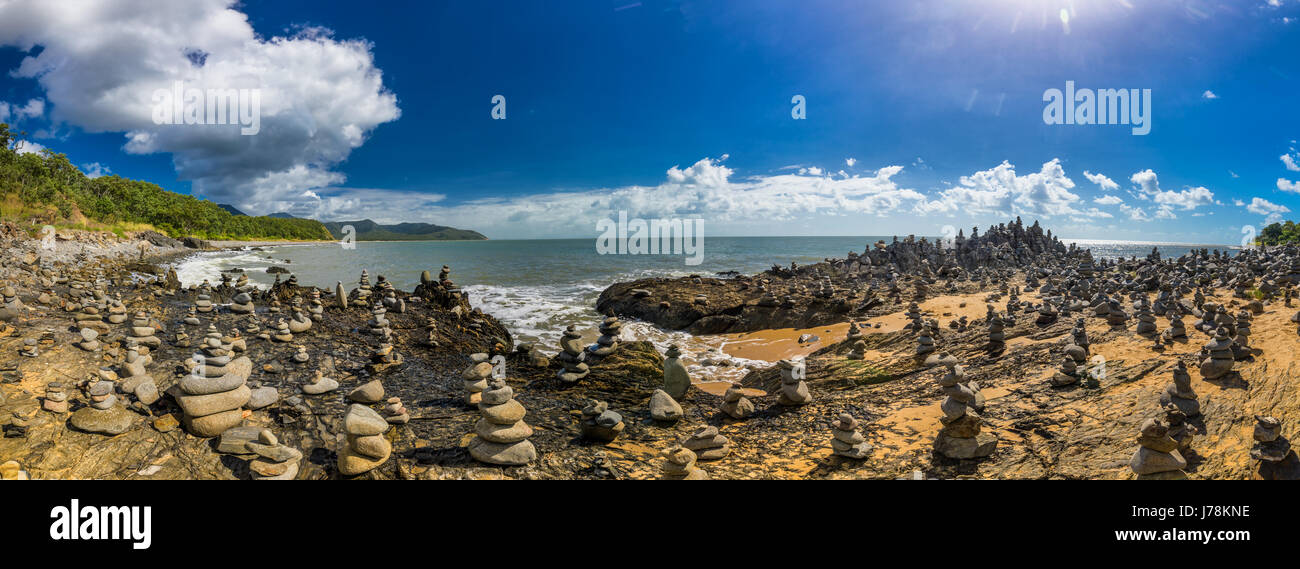 Rock cairns stacked beach hi-res stock photography and images - Alamy
