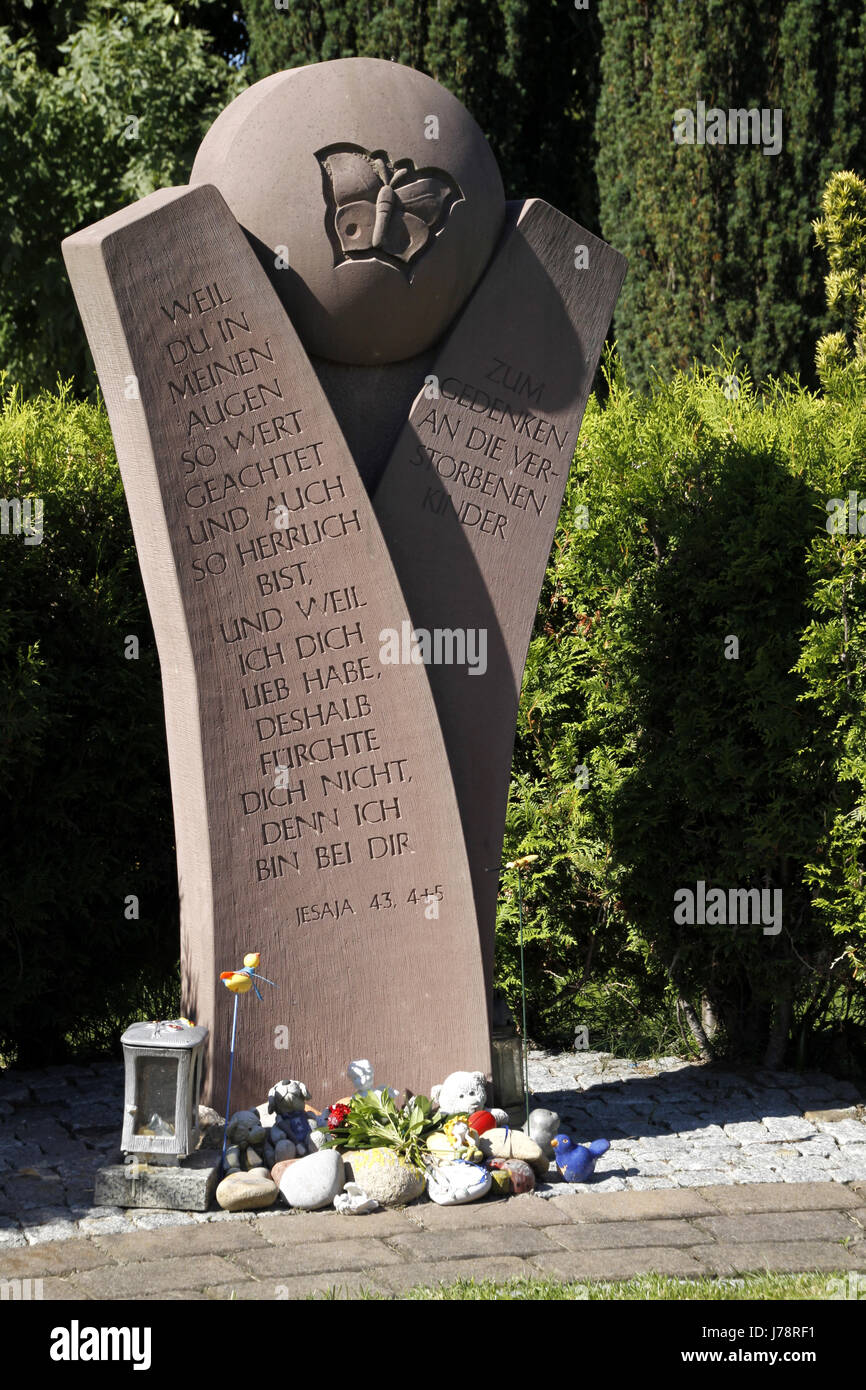 cemetery decedent child children kids monument water north sea salt ...