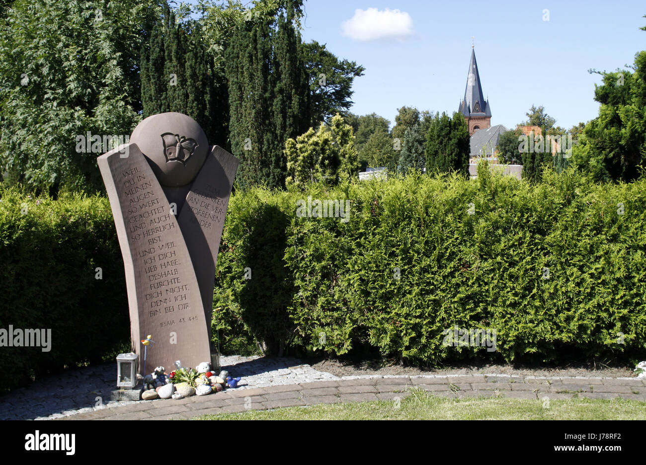 cemetery decedent child children kids monument water north sea salt ...