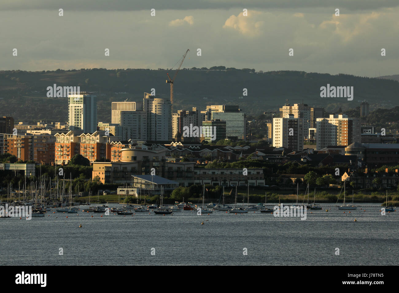 Cardiff skyline hi-res stock photography and images - Alamy