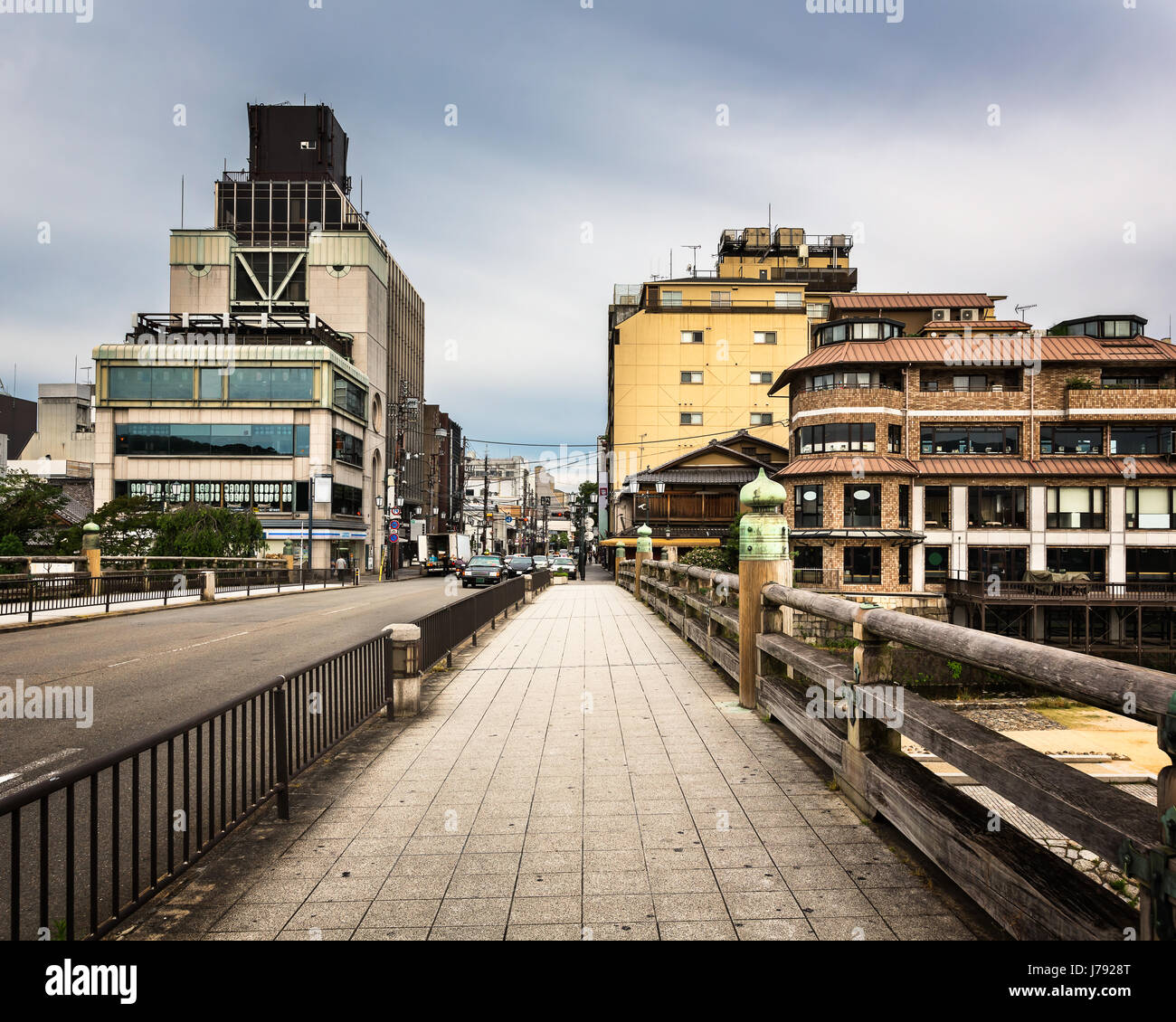 Sanjo Ohashi Bridge in the Morning, Kyoto, Japan Stock Photo - Alamy