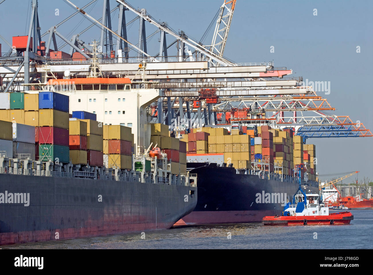 harbor hamburg harbours terminal charge freight container containers ...