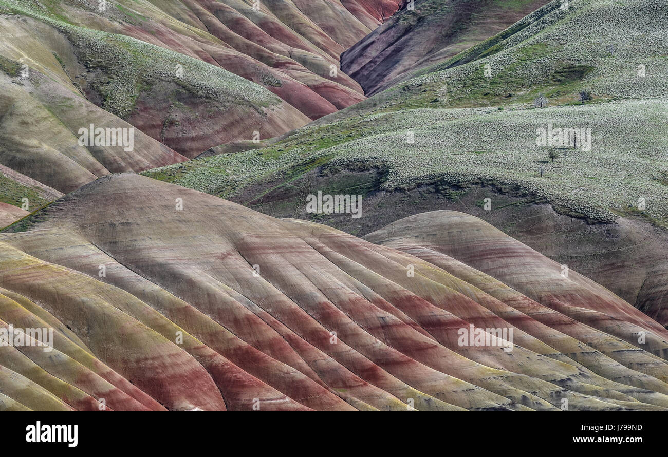 Painted hills background hi-res stock photography and images - Alamy