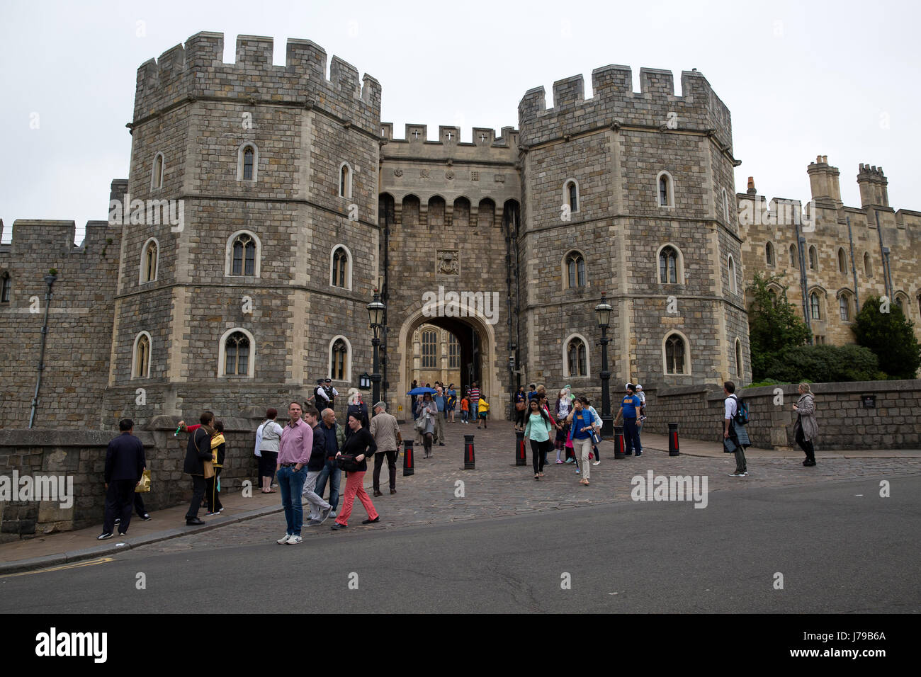 Windsor Castle residence of Her Majesty the Queen Stock Photo - Alamy