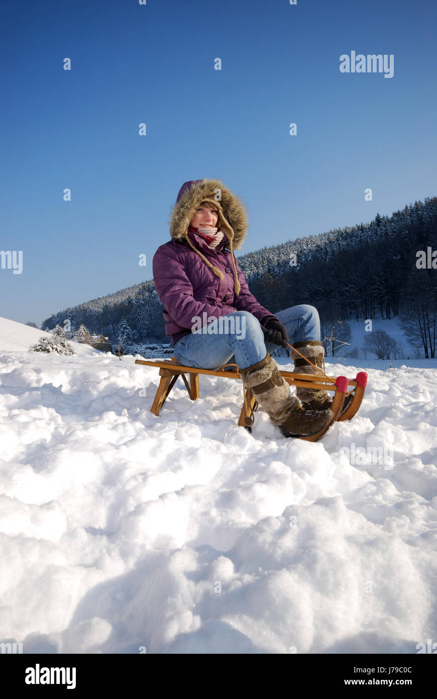 Teenagers sledging hi-res stock photography and images - Alamy